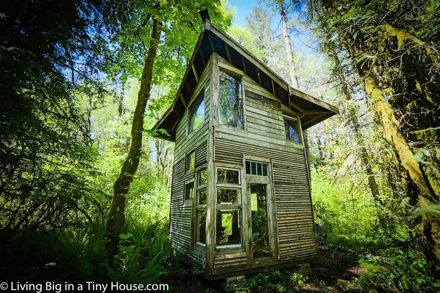 Living Big in a Tiny House - Forest Cabin Built From Salvaged Materials ...
