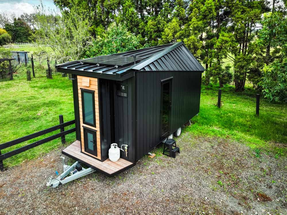 Living Big in a Tiny House - Super Simple Solar ☀️ Going Off-Grid With ...
