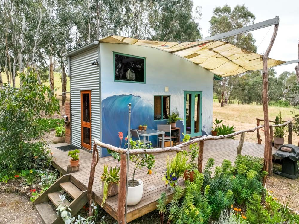 Living Big in a Tiny House - The Inside-Out Tiny House - A Off-Grid ...