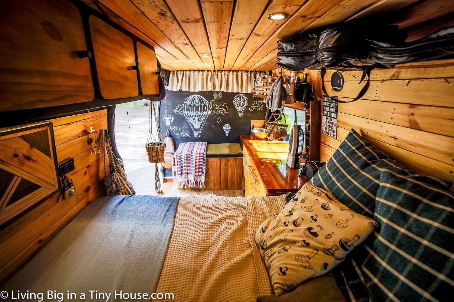 Living Big in a Tiny House - Epic Off Grid Van Conversion For Full Time ...